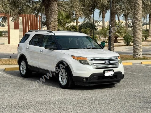 Ford Explorer XLT 2012 SUV Automatic 6 FWD White Gasoline For Sale in Bahrain