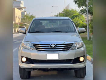 Toyota Fortuner Gold 2015 For Sale in Bahrain